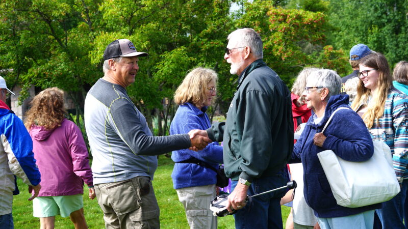 Hundreds join hands at border | News, Sports, Jobs - Minot Daily News
